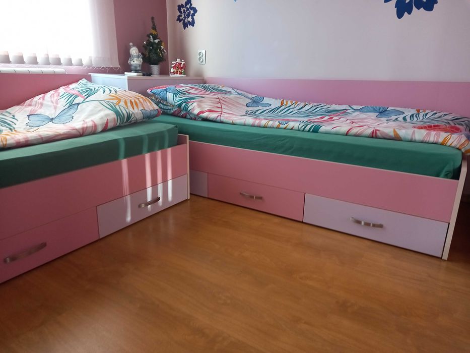 Ъглови легла с ракла 190/82 см и бюро гр. Симитли • OLX.bg