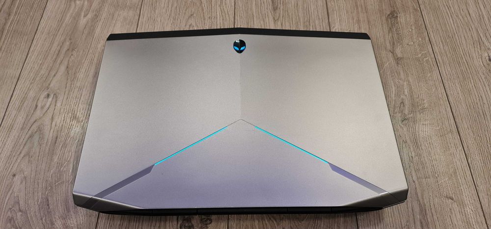 Laptop gaming ALIENWARE ,intel core i7, ecran mare de 18,4", ram 24 gb ...