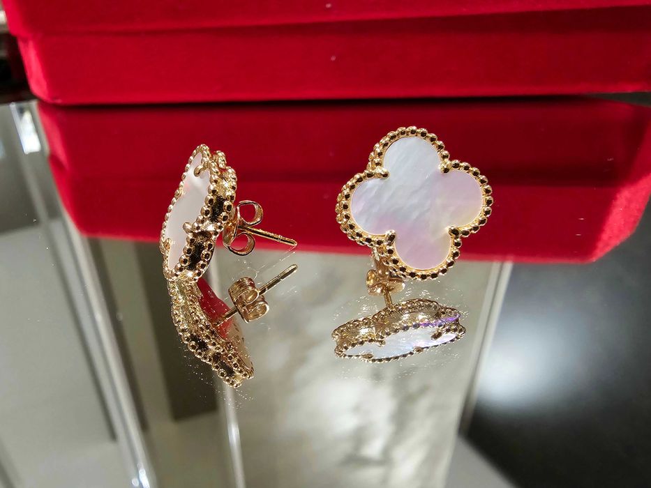 Van Cleef & Arpels VCA Rose Mother Pearl Alhambra Clover Дамски Обеци гр. София Зона Б-18 • OLX.bg