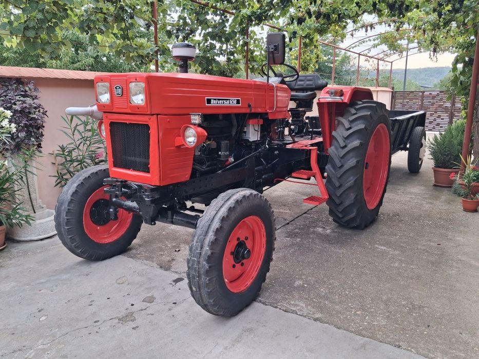 Tractor Universal 650 Vinerea • OLX.ro