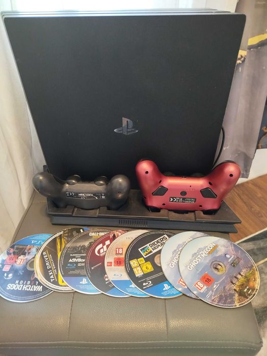 *Продавам* Playstation 4 Pro 1TB гр. Лом • OLX.bg