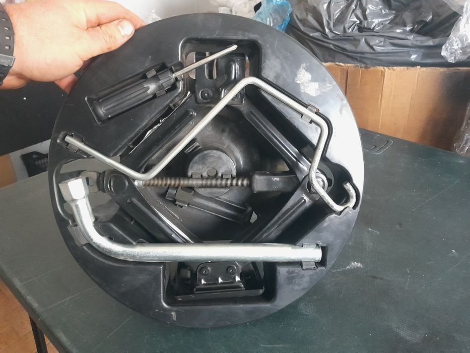 Set cric Cheie Roti kit pana Dacia Logan Sandero Doker Renault Clio ...