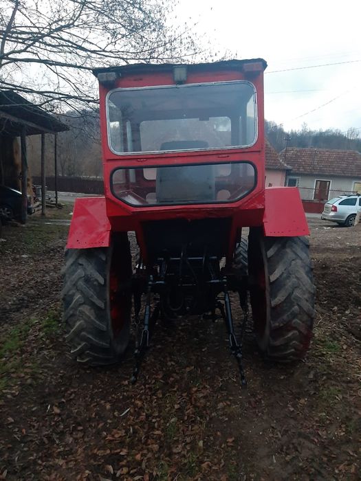 Vând tractor u650 Vanatori • OLX.ro