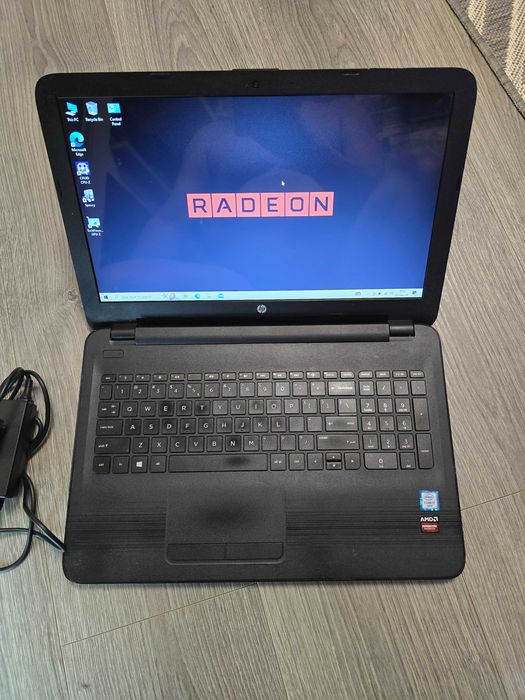 Laptop HP 15-AY085ND, i7-6500U, AMD R7 M340, 16GB, 256GB SSD Constanta ...