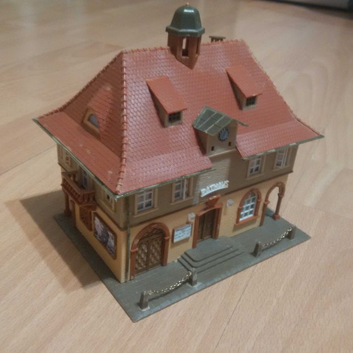 Macheta Primarie scara H0 - FALLER - Germany - Diorama - Trenulet Alba ...