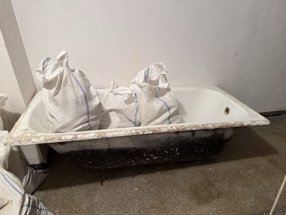 Cada din fier/fonta pentru fier vechi Bucuresti Sectorul 4 • OLX.ro