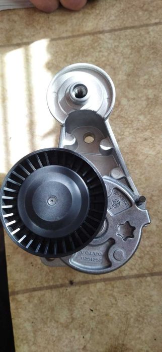 Обтяжна ролка за камион Volvo Penta гр. Стара Загора Била • OLX.bg