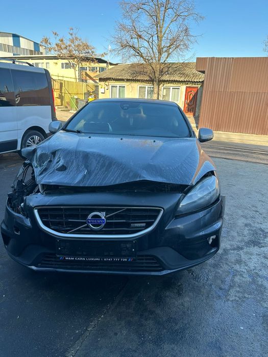Volvo V40 R-Design 2015, accidentat, fără motor Gaiseni • OLX.ro
