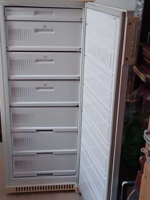 Фризер Snaige,вертикален с чекмеджета. гр. Пловдив Кючук Париж • OLX.bg