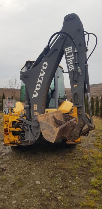 Buldoexcavator volvo bl71 plus recent adus din spania Dumitra • OLX.ro