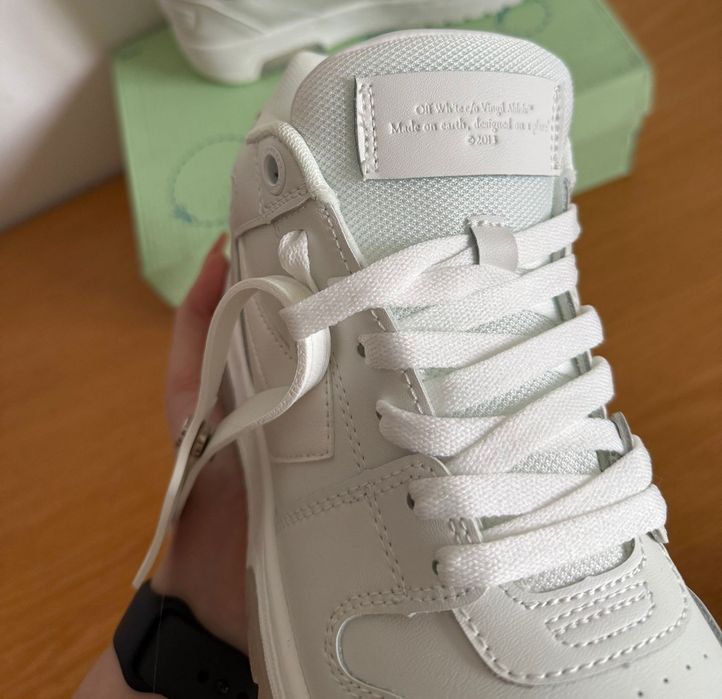 Off White 'Out of office' Triple White /Premium / 2025 Cluj-Napoca • OLX.ro