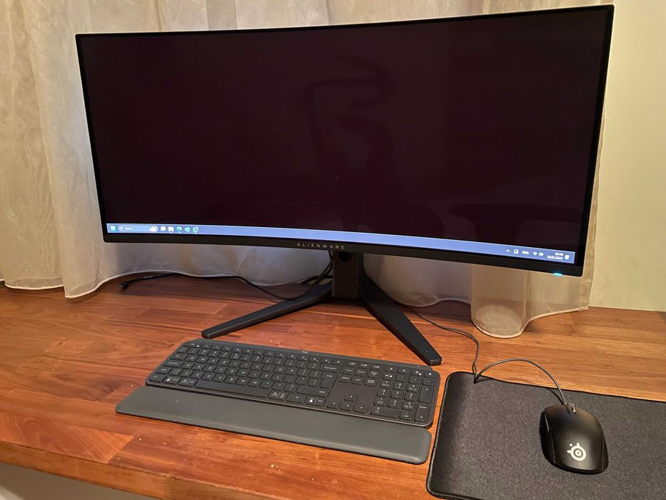 Monitor OLED Alienware AW3423DWF 34" Floresti • OLX.ro