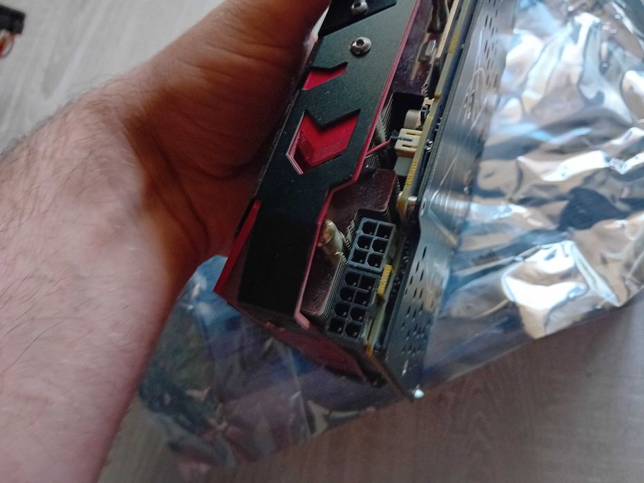 Видео Карта PowerColor RX580 8GB Red Devil и Захранване Corsair VS650 ...