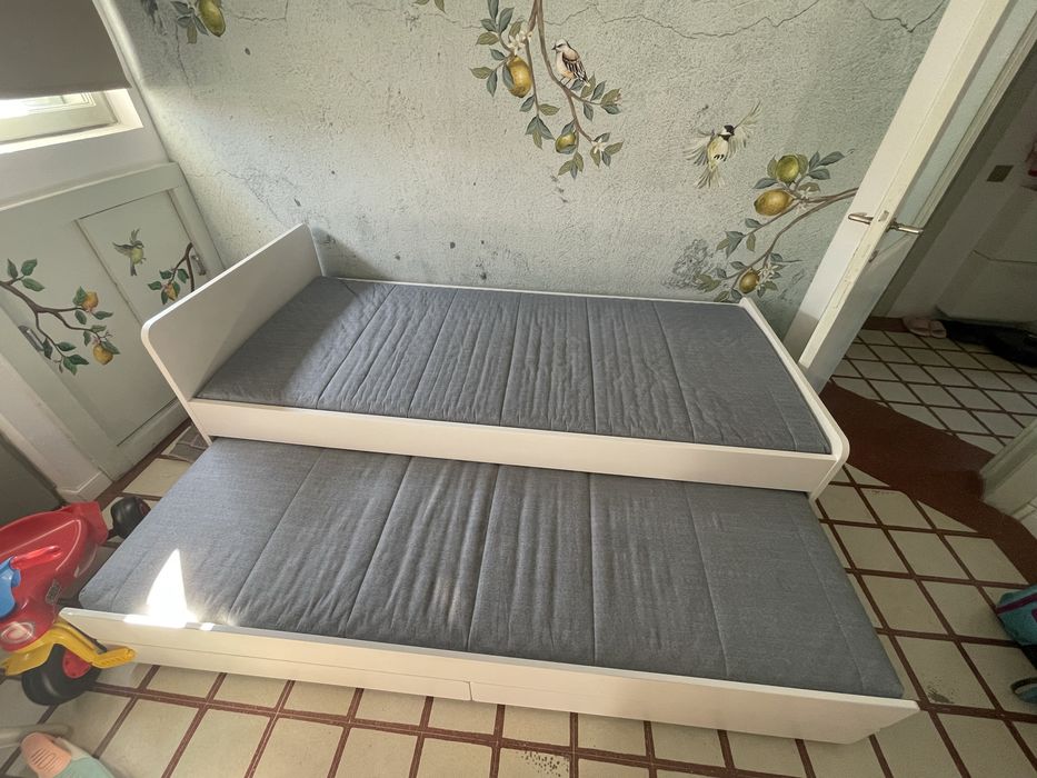 Divan ikea extensibil cu 2 saltele si 2 sertare depozitare Bucuresti ...