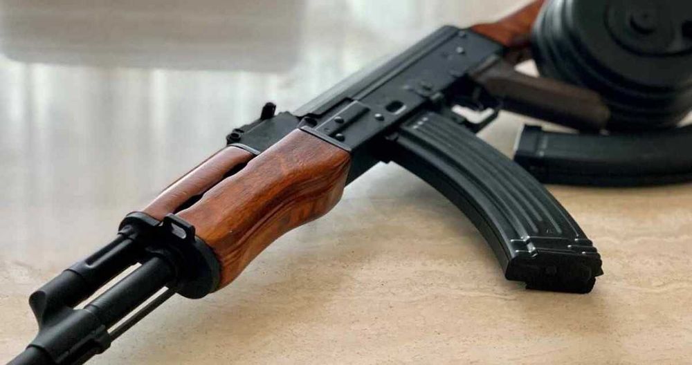 Arma Airsoft FOARTE BUNA - Pusca ELECTRICA Cu Arc Aer Comprimat RUSIA ...