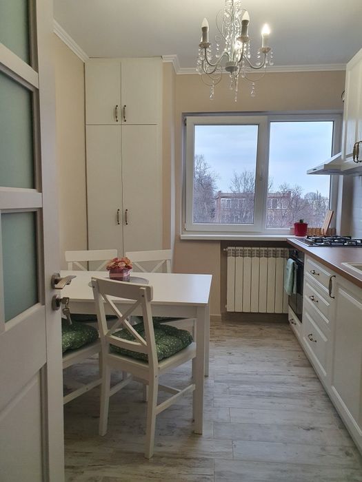 Vand apartament 2 camere, Podgoria. Arad • OLX.ro
