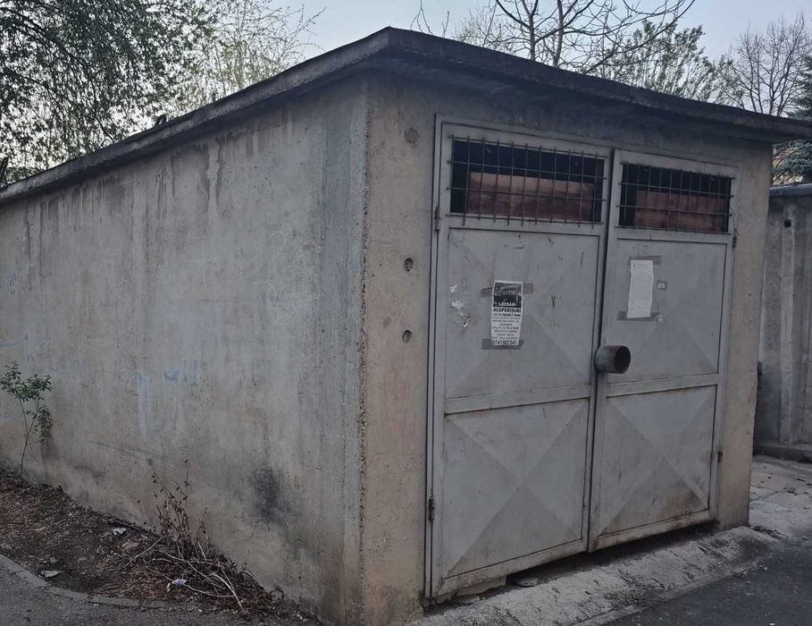 Vand Garaj beton 16 mp. Se ridica din Marasti (fara transport) Cluj ...