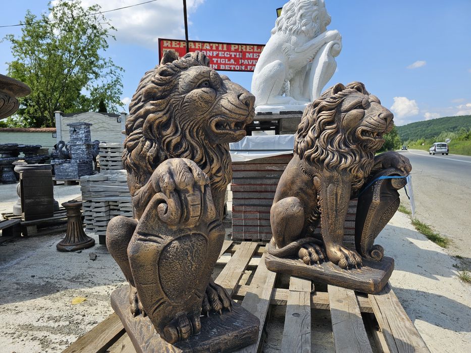 Leu mare din beton,leu din beton,statueta de gradina,statueta beton ...