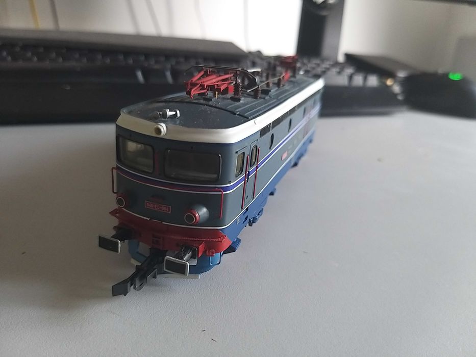 Locomotiva electrica 040 EC CFR scara H0 Arad • OLX.ro