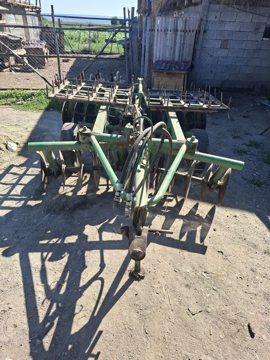 Vând disc și plug reversibil Tibucani • OLX.ro