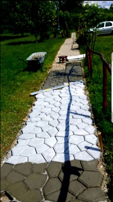 OFERTA SEZONULUI 4+4 GRATIS matrite pavele forme pavaj dale constructi ...
