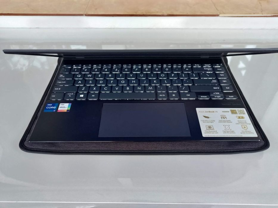 Asus ZenBook 14 UX425EA Extra Pack i7-1165G7, 16GB RAM, 1TB SSD Win 11 ...