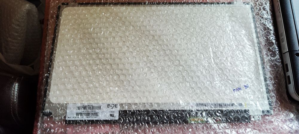 Display laptop 15.6 inch FullHD 30 si 40 pini Constanta • OLX.ro