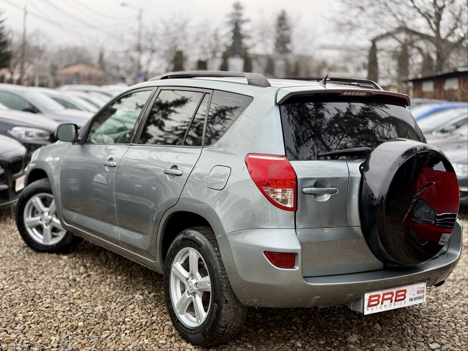 Toyota Rav 4 2.2 Diesel 4x4 / Inmatriculat RO / Parc Auto / Rate • Botosani • OLX.ro