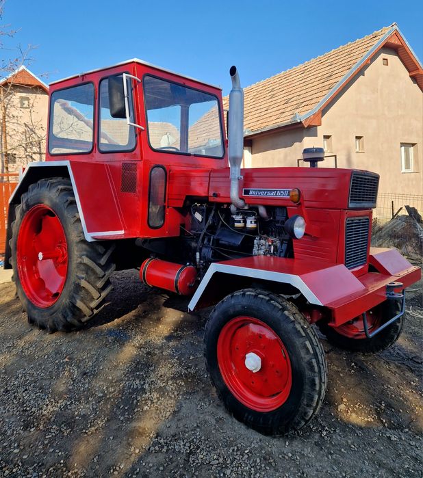 Tractor UTB 650 + Plug Hodai-Boian • OLX.ro