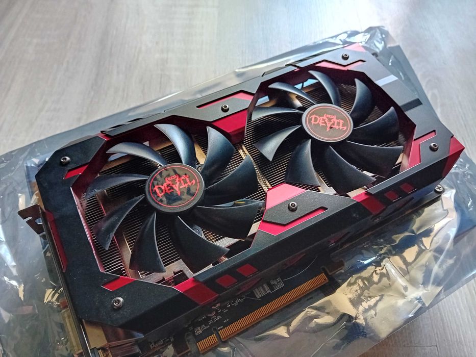 Видео Карта PowerColor RX580 8GB Red Devil и Захранване Corsair VS650 ...