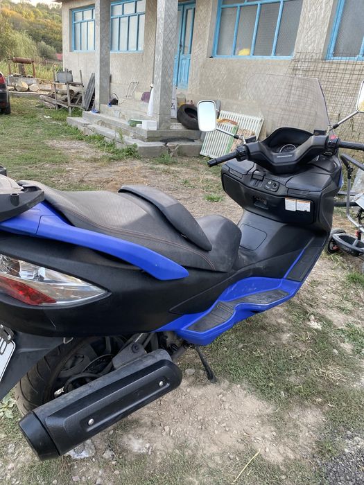 Vând scuter suzuky burgman 400cc cu toate actele Fantana Mare • OLX.ro