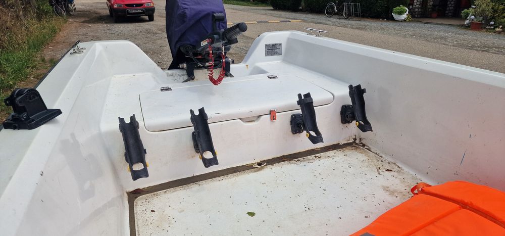 Vând barcă fibră Varadia de Mures • OLX.ro