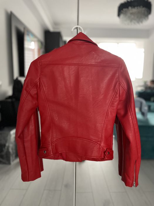 Geaca Zara Women Rosu • OLX.ro