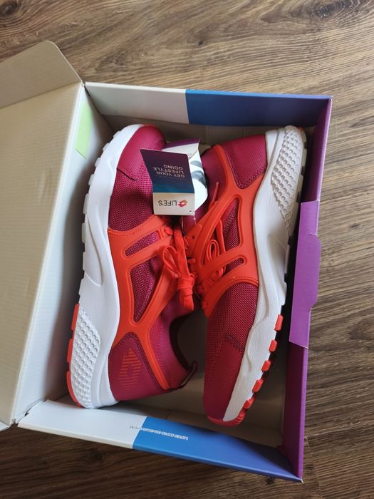 Adidași Lotto 44 Noi Craiova • OLX.ro