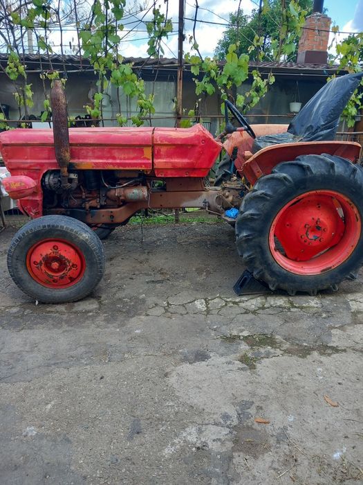 Se vinde tractor Vaideeni • OLX.ro