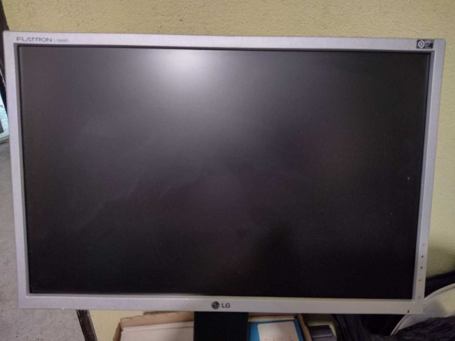 Монитор LG 19 инча FLATRON L194WS - SF гр. Варна Трошево • OLX.bg