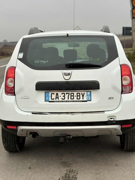 Vand dacia duster 4x2 1,5 DCI €uro 5 Oradea • OLX.ro