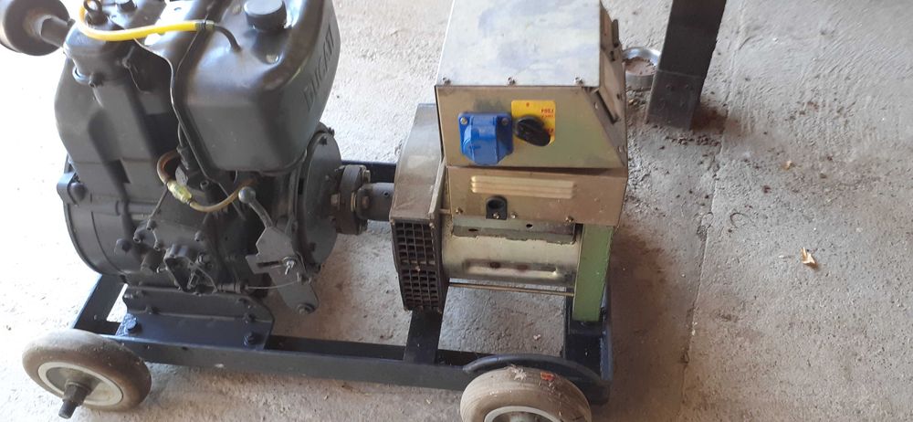 Generator de curent cu motor diesel 6,5 kv Adjud • OLX.ro