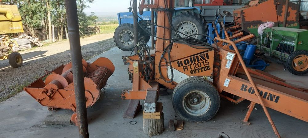 Tocator siloz 3 rânduri Falticeni • OLX.ro