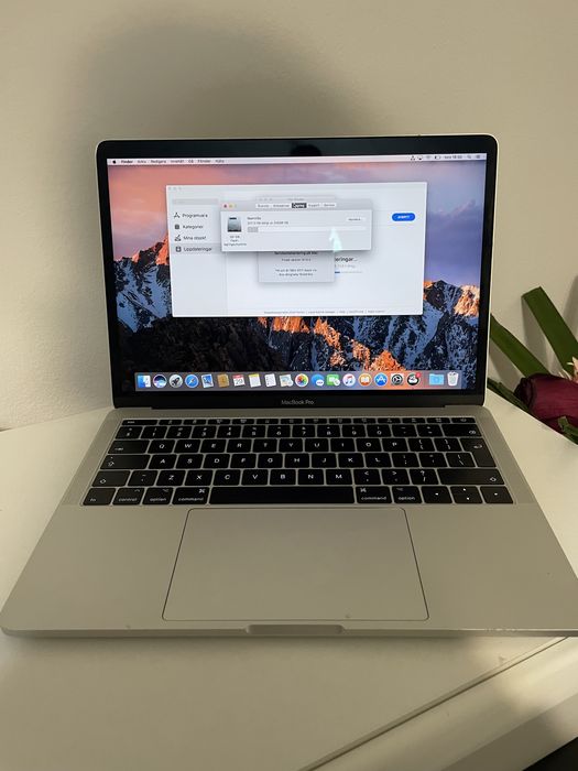 Vând MacBook pro 13-INCH, 2017, TWO THUNDERBOLT 3 PORTS) Bucuresti Sectorul 6 • OLX.ro