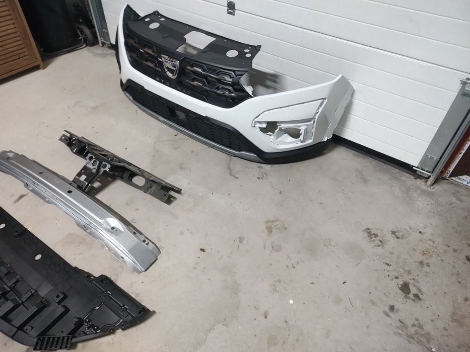 Bara fata Sandero stepway alba 2021-2022 scut bara, trager ,traversa Bascov • OLX.ro