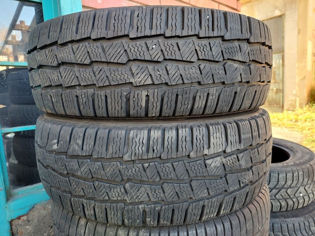 Продавам 2 зимни гуми 205/65/16 С бус Michelin гр. София Дружба 1 • OLX.bg