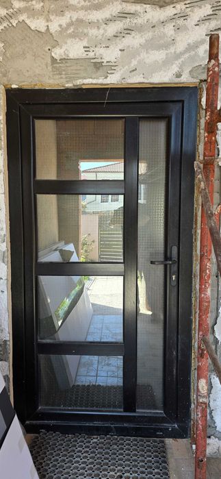 Usa intrare Casa din Termopan Salamander Ilfov Bragadiru • OLX.ro