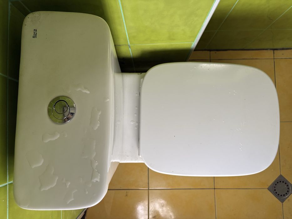 Моноблок тоалетна чиния с казанче Vidima и Roca гр. София Център • OLX.bg