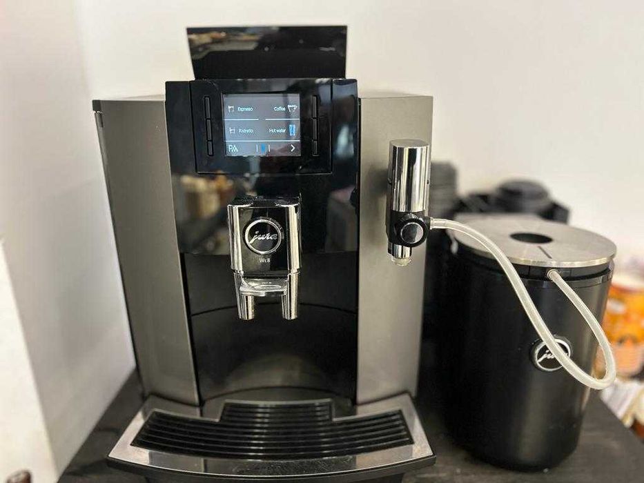 Expresor automat JURA WE8 cu cool control 1l Craiova • OLX.ro