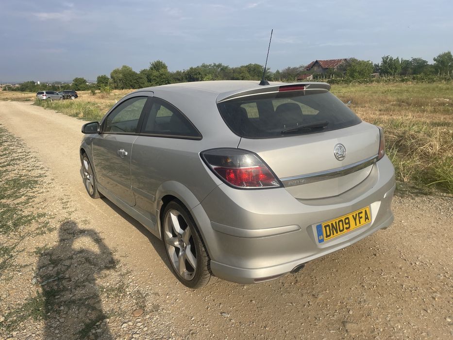 Dezmembrez opel astra h GTC opc Craiova • OLX.ro