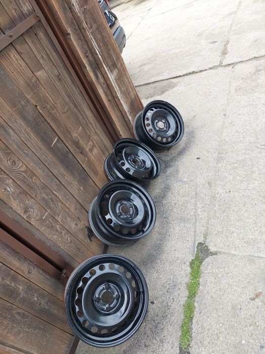 Jante R15 ET 40 Tabla Logan 2013 2020 Sandero MCV Leordeni • OLX.ro