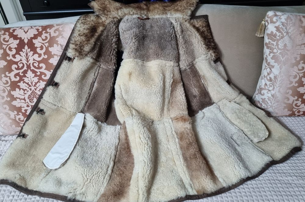 Cojoc barbatesc traditional Catalina • OLX.ro