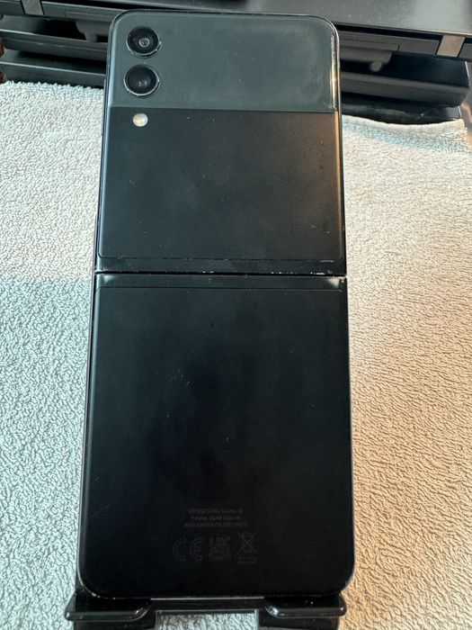 Телефон за части Samsung Galaxy Z Flip 3 с. Славейково • OLX.bg