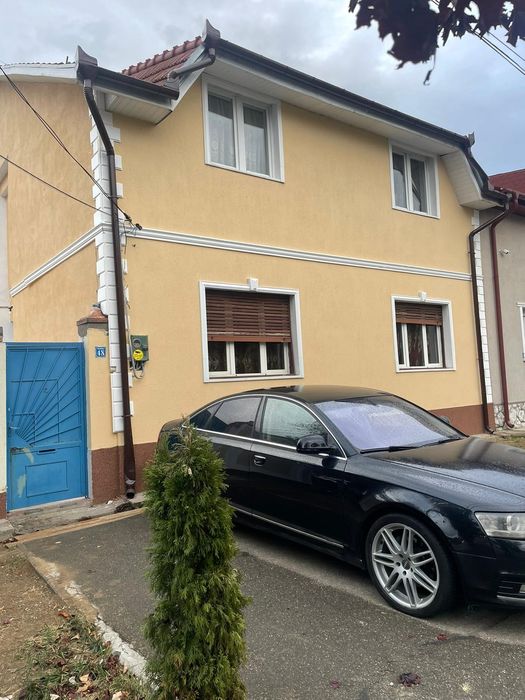 Vand casa ultracentral HOREA Oradea • OLX.ro